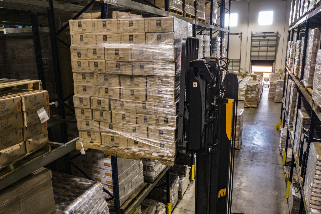 Working in a warehouse: What safety rules for pedestrians and forklift ...