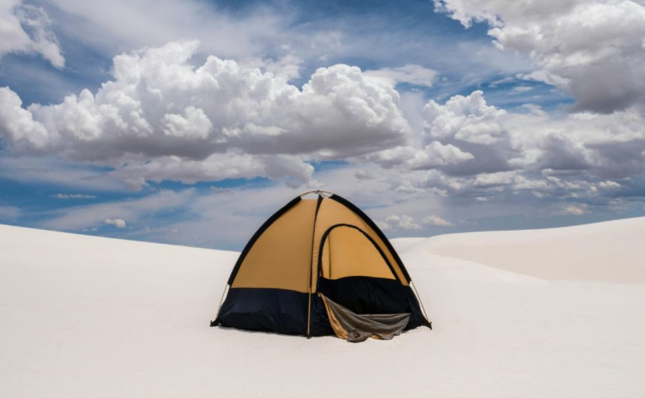 How to properly manage fatigue and cold during a winter bivouac?